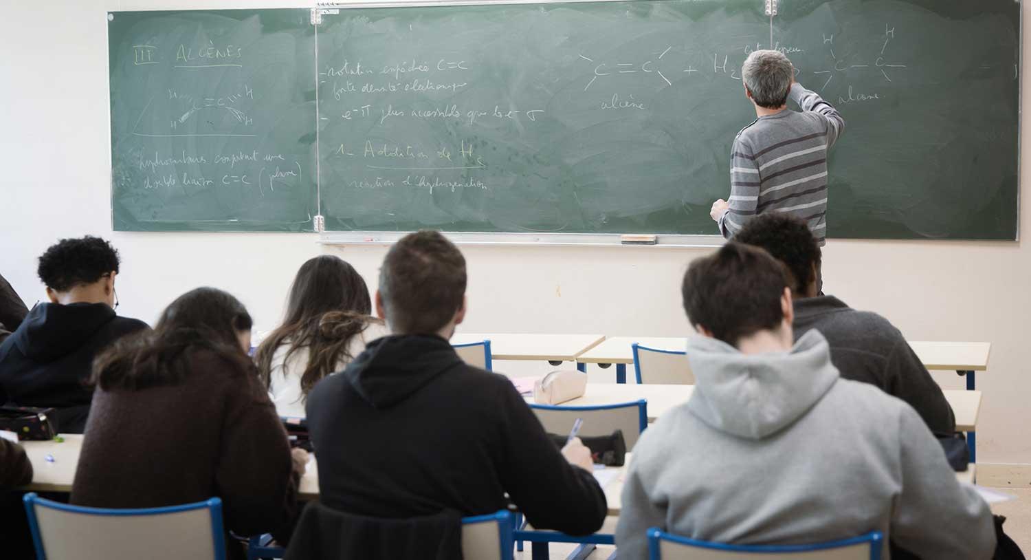 L3 Informatique-Miage par alternance | École universitaire Paris-Saclay